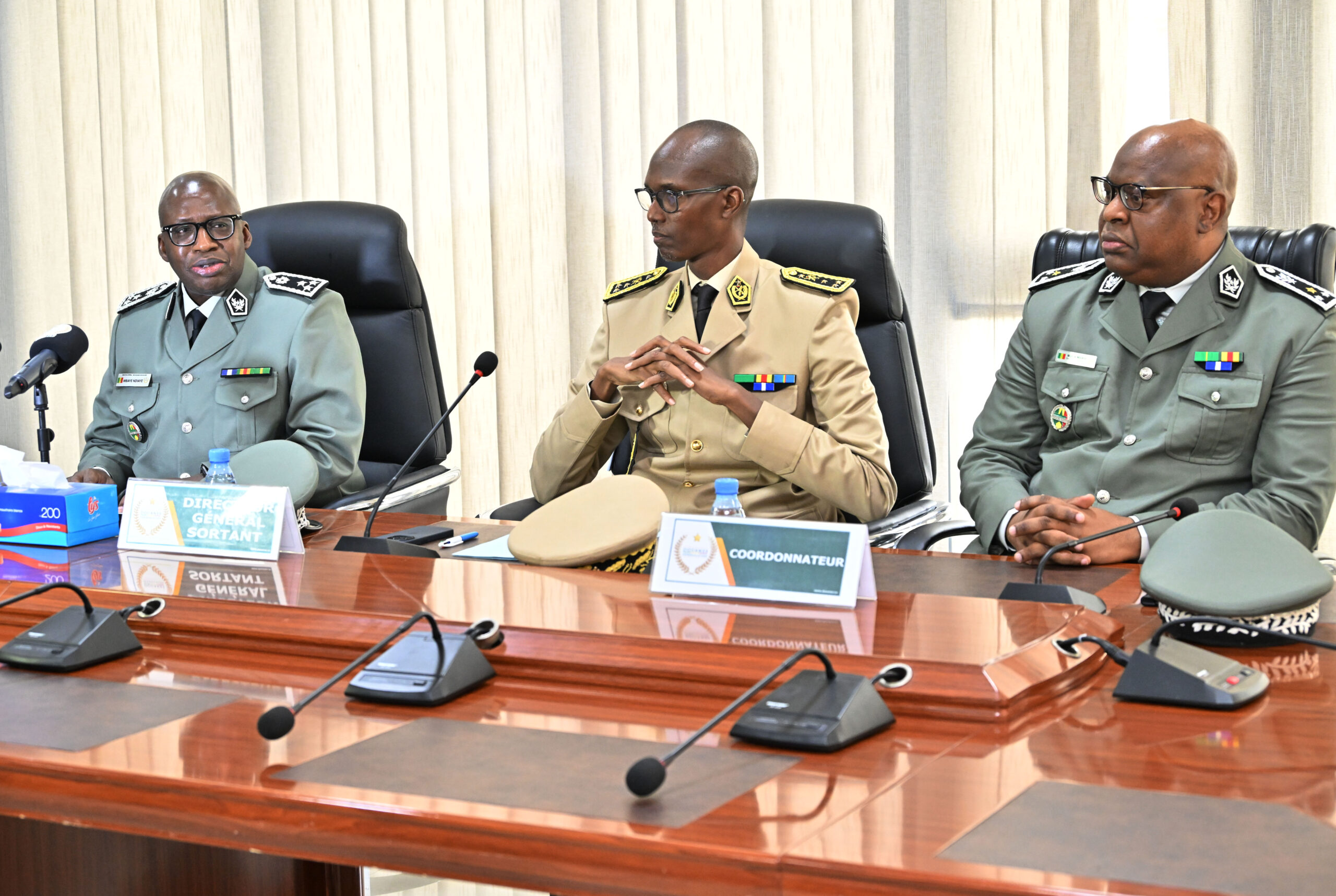 Passation de service à la Direction générale des Douanes : Le nouveau ...