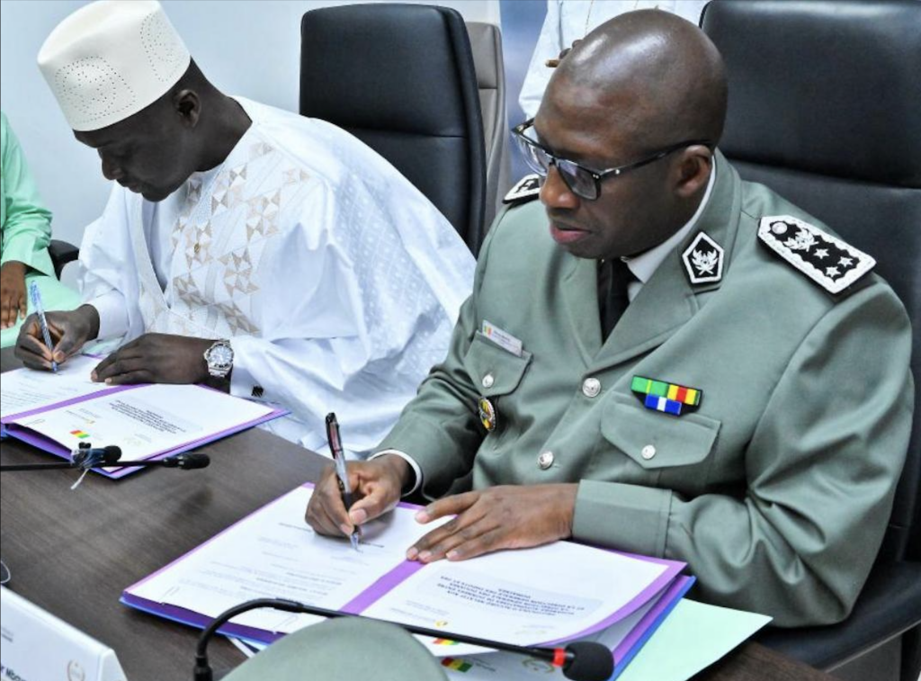 Signature de protocole d’accord entre la DGD et la DGID - Douanes ...