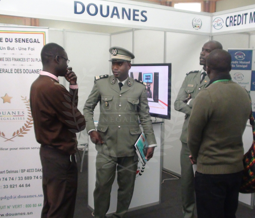 La Douane à la 13 édition du Forum du 1er emploi : Une communication ...